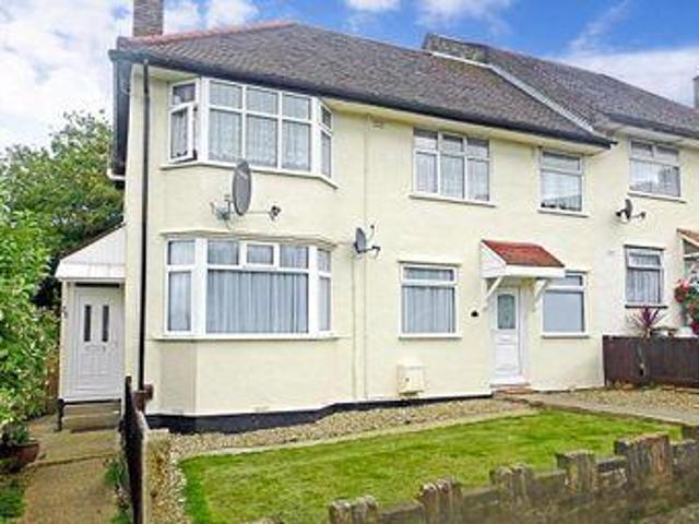 2 Bedrooms Maisonette for sale in Claybury Road, Woodford Green, Essex IG8