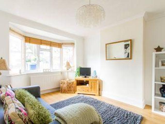 2 Bedrooms Maisonette for sale in Crescent Road, East Barnet EN4