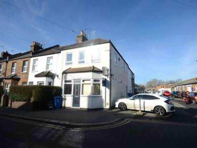 2 Bedrooms Maisonette for sale in Arthur Road, Windsor, Berkshire SL4
