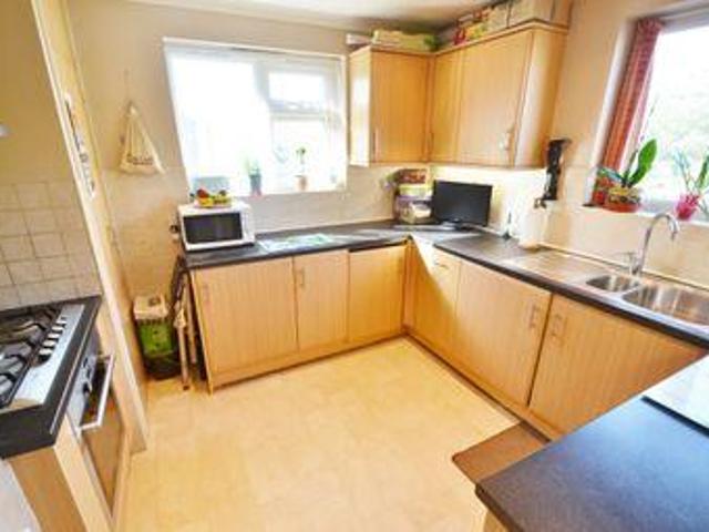 2 Bedrooms Maisonette for sale in Baker Street, Enfield EN1