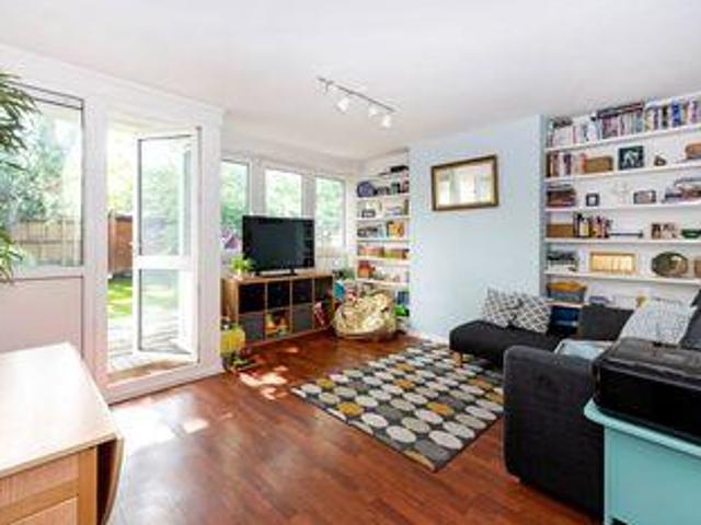 2 Bedrooms Maisonette for sale in Barringer Square, London SW17