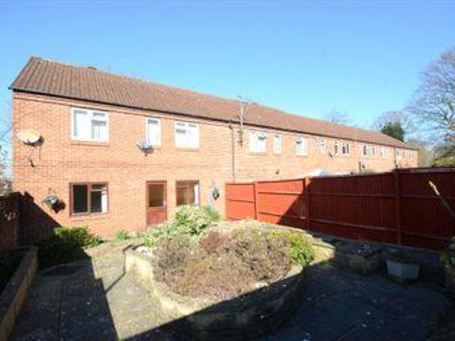 2 Bedrooms Maisonette for sale in Birch Green, Reading, Berkshire RG2