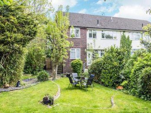2 Bedrooms Maisonette for sale in Grange Close, Woodford Green IG8