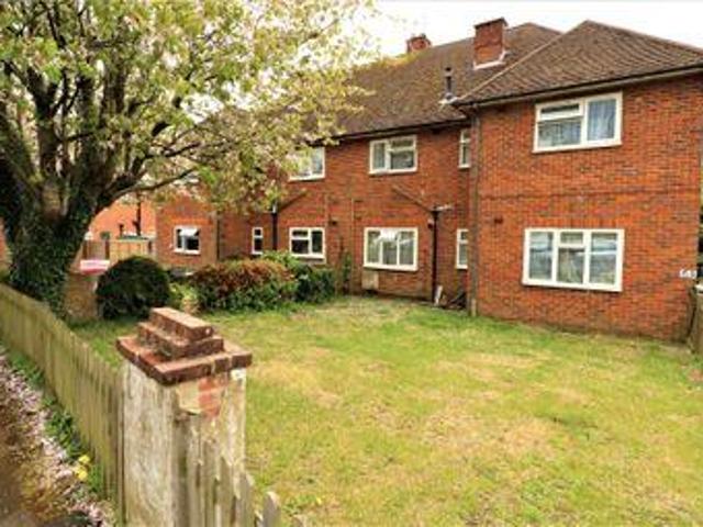 2 Bedrooms Maisonette for sale in Greenhill Way, Farnham, Surrey GU9
