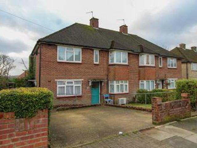 2 Bedrooms Maisonette for sale in Grove Road, Cockfosters, Barnet EN4