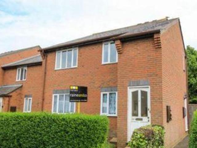 2 Bedrooms Maisonette for sale in Dickens Court, Stonecross Road, Hatfield AL10