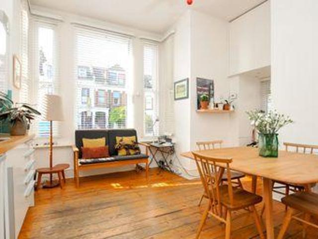 2 Bedrooms Maisonette for sale in Dunsmure Road, London N16