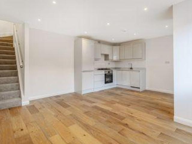 2 Bedrooms Maisonette for sale in Framlingham Crescent, London SE9