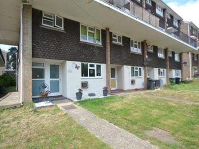 2 Bedrooms Maisonette for sale in Kildare Close, Bordon GU35