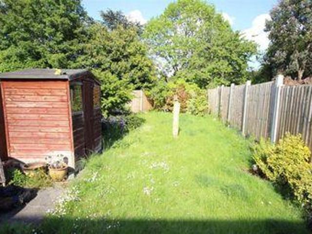2 Bedrooms Maisonette for sale in Havering Road, Romford RM1