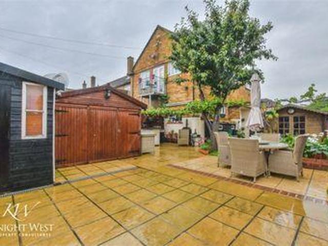 2 Bedrooms Maisonette for sale in Iceni Way, Colchester, Essex CO2