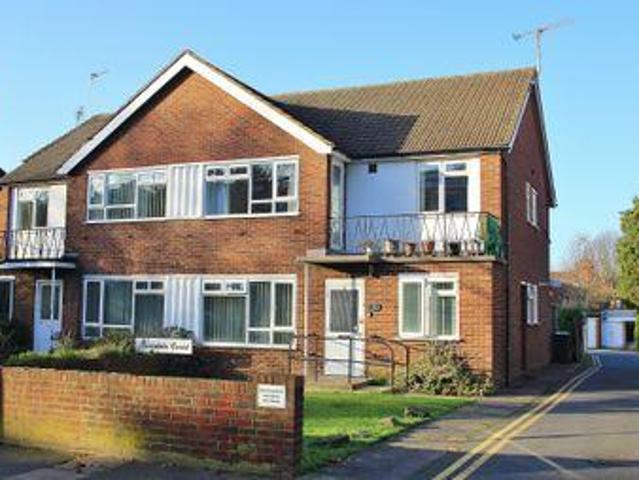 2 Bedrooms Maisonette for sale in Lovelace Road, Surbiton KT6