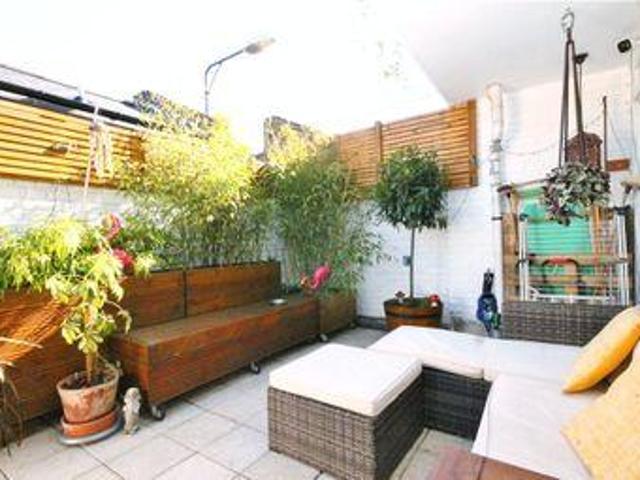 2 Bedrooms Maisonette for sale in Longmead House, Woodvale Walk, London SE27