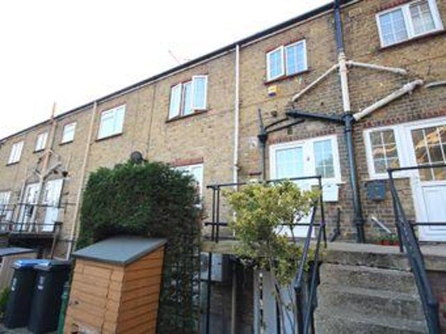 2 Bedrooms Maisonette for sale in Lawn Lane, Hemel Hempstead HP3