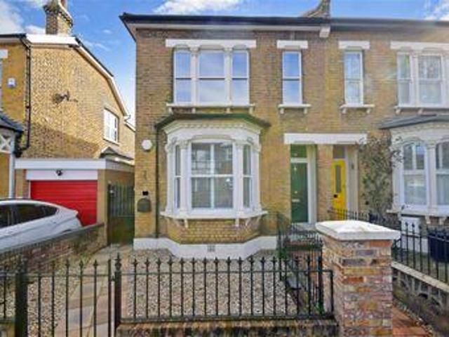 2 Bedrooms Maisonette for sale in Lansdowne Road, London E18