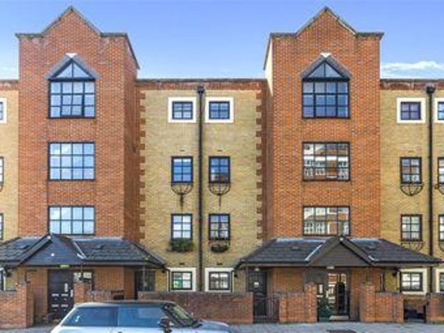 2 Bedrooms Maisonette for sale in Levyne Court, Pine Street, London EC1R