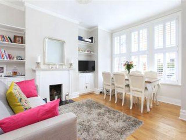 2 Bedrooms Maisonette for sale in Lynn Road, Clapham South, London SW12