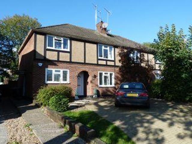 2 Bedrooms Maisonette for sale in Monks Close, Enfield EN2