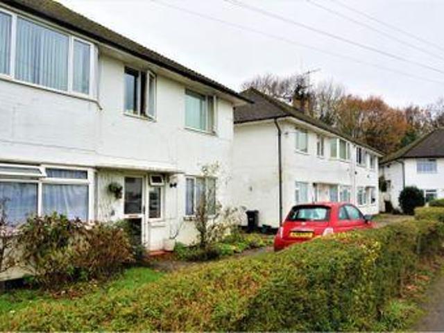 2 Bedrooms Maisonette for sale in Meadowcroft Close, Horley RH6