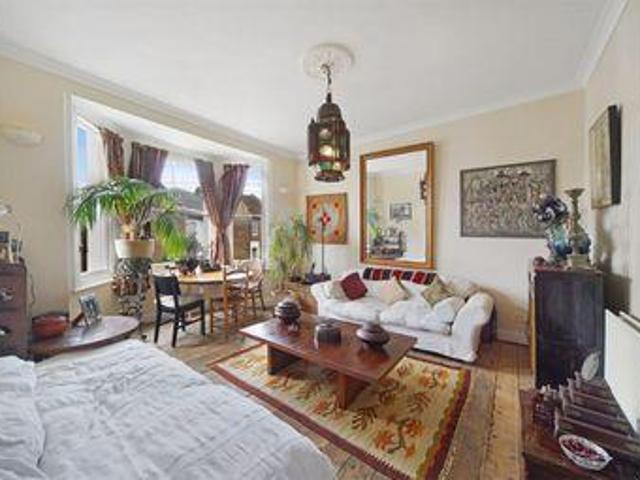 2 Bedrooms Maisonette for sale in Nightingale Road, London NW10