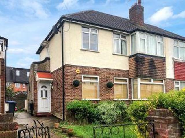 2 Bedrooms Maisonette for sale in Stainton Road, Enfield EN3