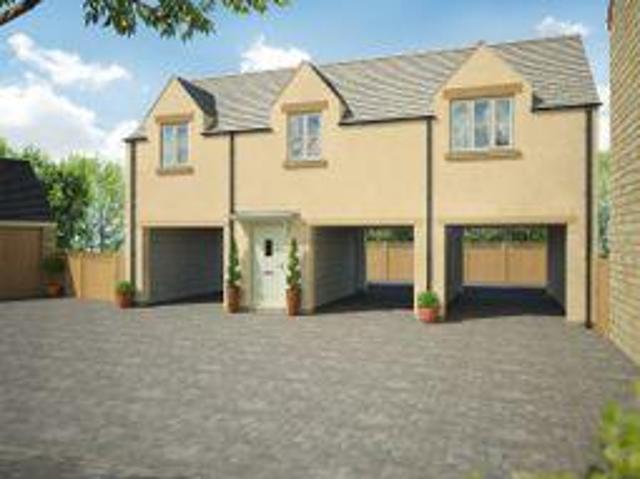 2 Bedrooms Maisonette for sale in Quercus Road, Tetbury GL8