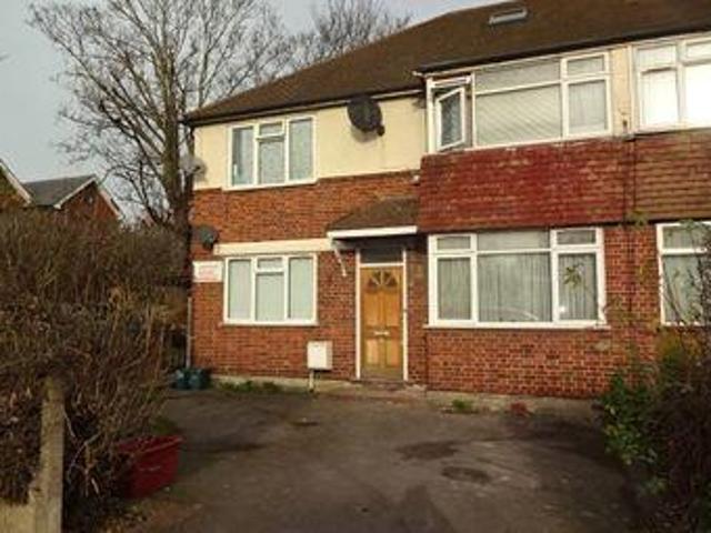 2 Bedrooms Maisonette for sale in Wentworth Road, Southall UB2