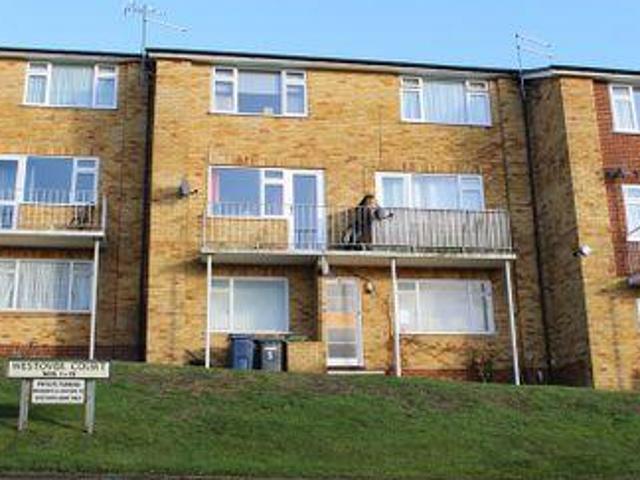 2 Bedrooms Maisonette for sale in Westover Court, Downley, High Wycombe HP13