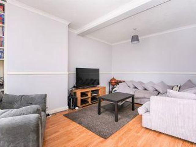 2 Bedrooms Maisonette for sale in Tolworth Broadway, Tolworth, Surbiton KT6