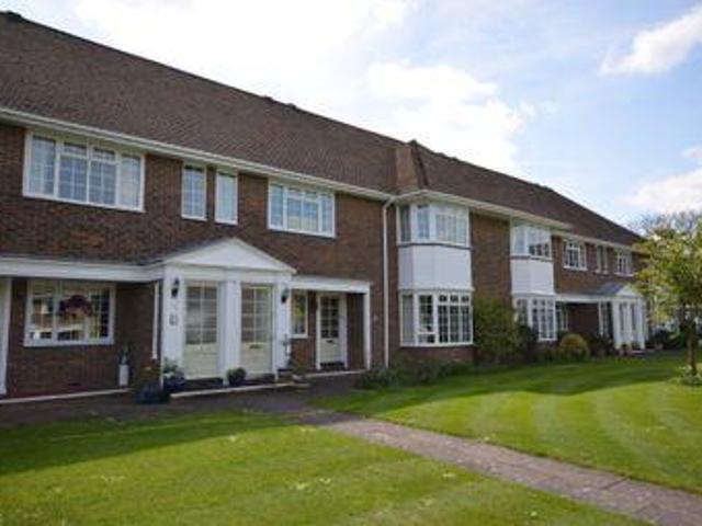 2 Bedrooms Maisonette for sale in Trafalgar Court, Farnham, Surrey GU9