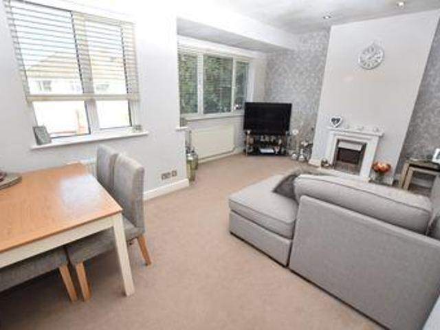 2 Bedrooms Maisonette for sale in Trevellance Way, Watford WD25