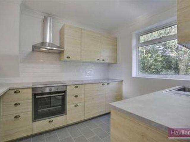 2 Bedrooms Maisonette for sale in Victoria Close, New Barnet, Barnet EN4
