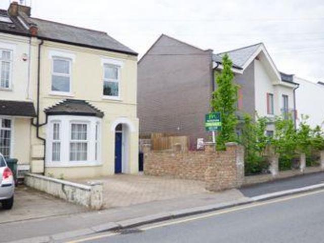 2 Bedrooms Maisonette for sale in Victoria Road, New Barnet, Herts EN4