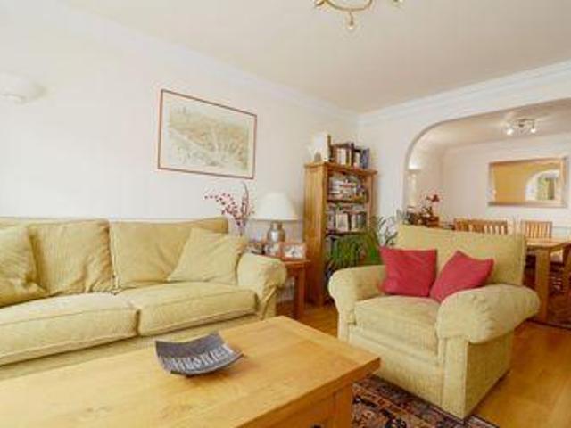 2 Bedrooms Mews house for rent in Watermans Mews, The Mall, London W5