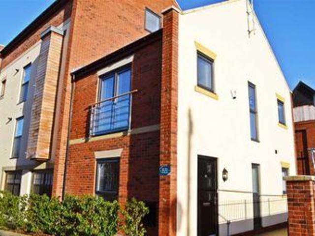 2 Bedrooms Mews house for sale in Lock Court, Upper Cambrian Road, Chester CH1