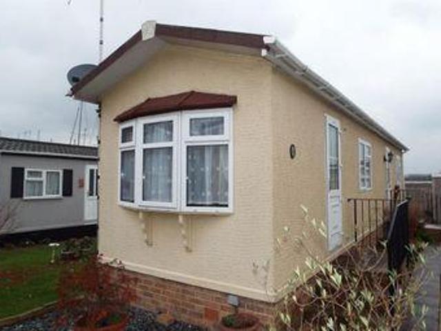 2 Bedrooms Mobile/park home for sale in Tower Park, Hullbridge, Hockely SS5