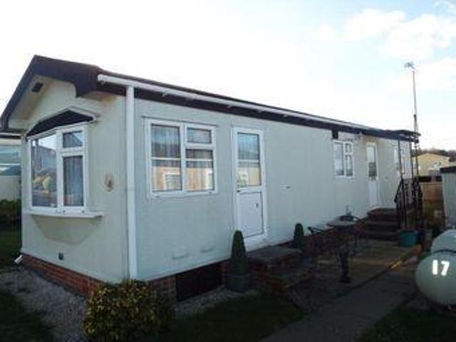 2 Bedrooms Mobile/park home for sale in Tower Park, Hullbridge, Hockley SS5