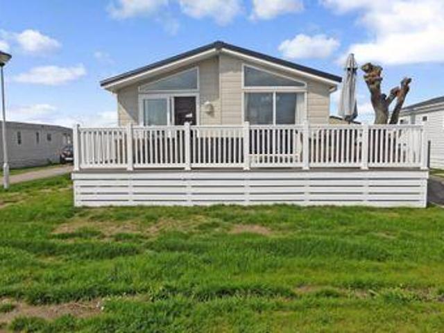 2 Bedrooms Mobile/park home for sale in Faversham Road, Seasalter, Whitstable, Kent CT5