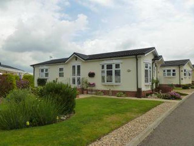 2 Bedrooms Mobile/park home for sale in Oak Tree Lane, Eastbourne BN23