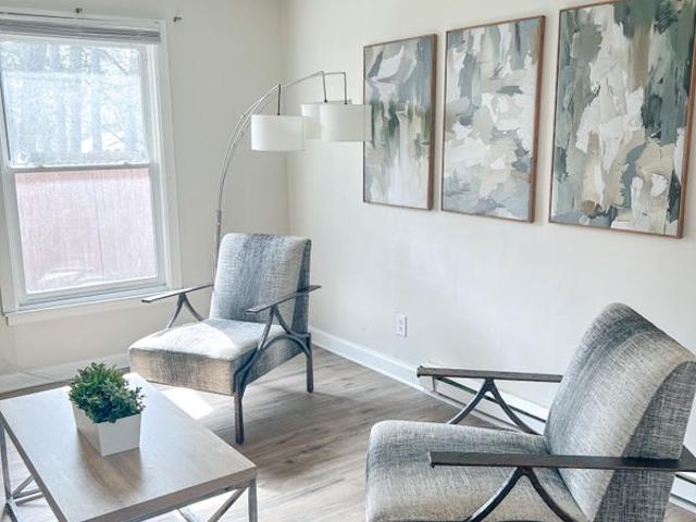 2 bedrooms only miles to uptownnear all major high