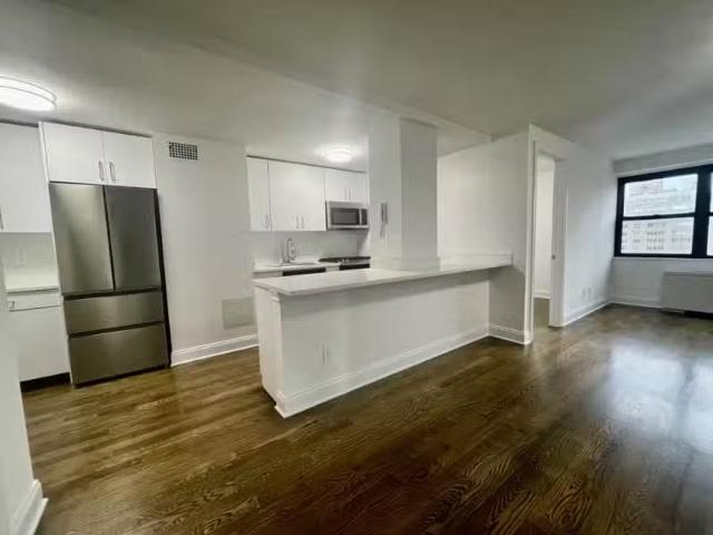 2 Bedrooms at East 87th st for $5,100 by Natalia Belli