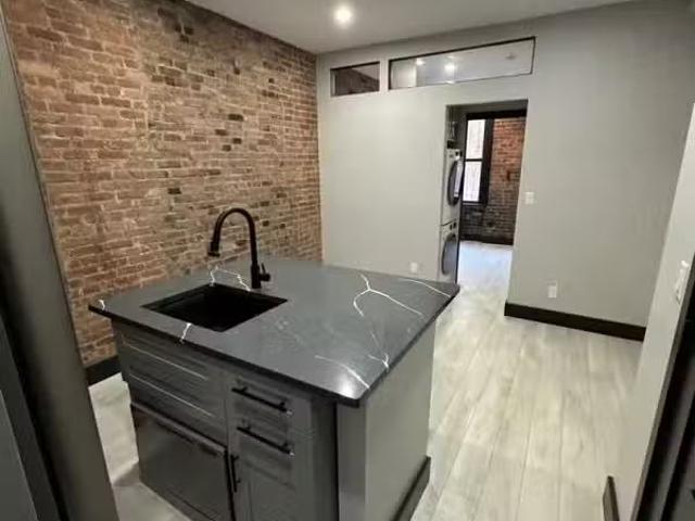 2 Bedrooms at 110th and 2nd avenue for $2,995 by Vikas Venuthu.
