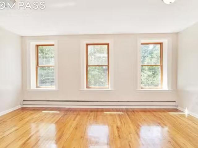 2 Bedrooms at 35 W 130th Street for $3,100 by Jr Felix