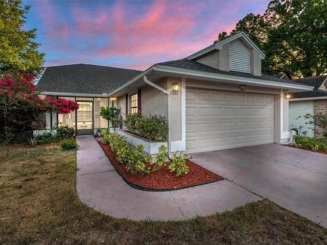 2 Bedrooms available 6 minutes from UCF!