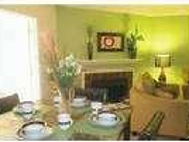 2 bedrooms Apartment This beautiful rental is located in the Dallas area