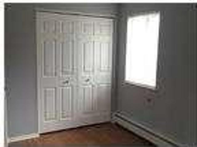 2 bedrooms Apartment Welcome to Maple Eastlake located in Eastlake