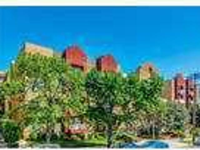 2 bedrooms Apartment Choose from a spacious studio. Single Car Garage!