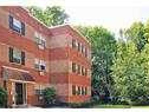 2 bedrooms Apartment Glen Brook is conveniently located near restaurants