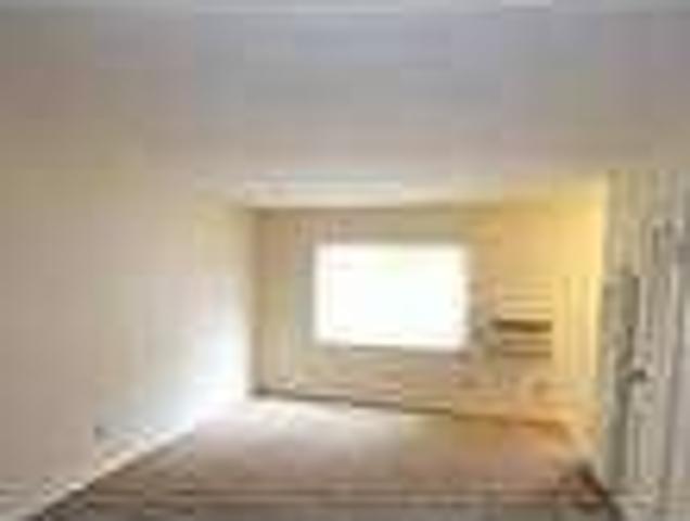 2 bedrooms Apartment Large & Bright. Pet OK!