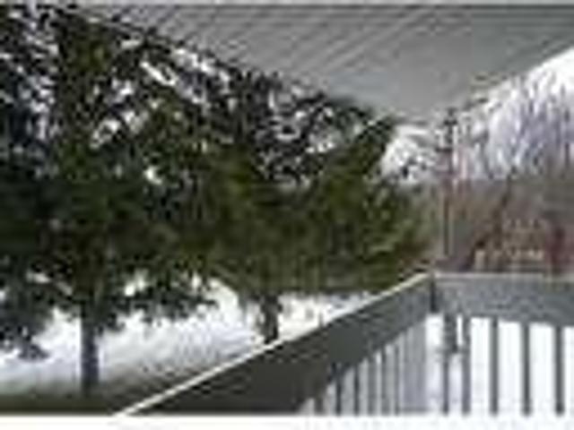 2 bedrooms Apartment Located minutes from the Lake Michigan shore and local